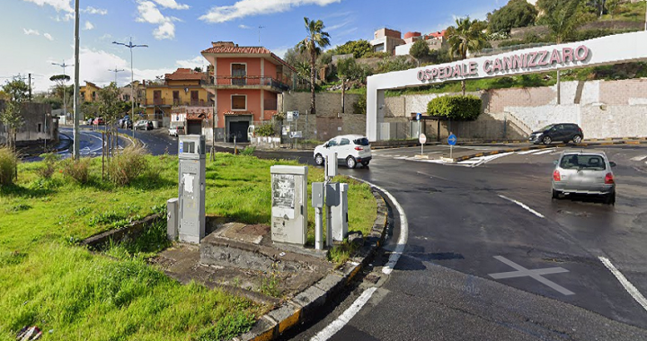 Paternò, scontro auto-scooter: 18enne in elisoccorso al Cannizzaro