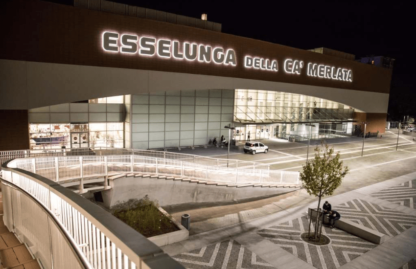 Como: alla cassa automatica dell'Esselunga con 212 euro di alcolici, ma ...