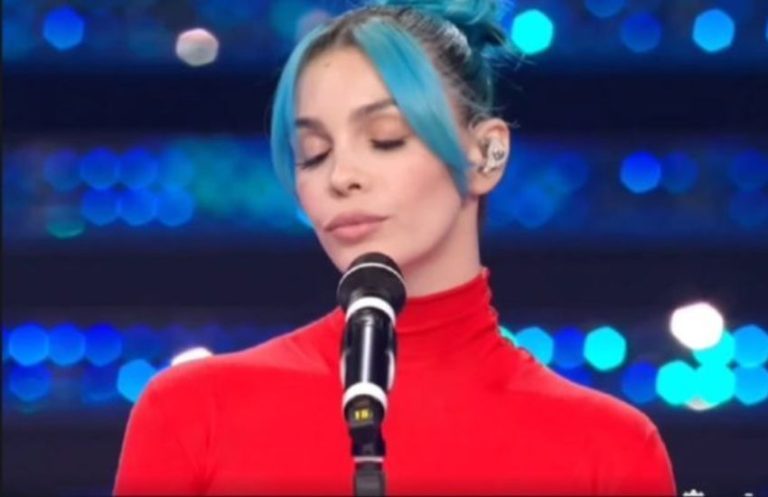 Sanremo 2025, "Si' na preta" a Rose Villain: chi è che ha urlato il ...